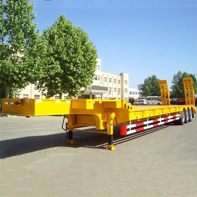 China New Tri Axle Low Loader Tractor Truck Trailer